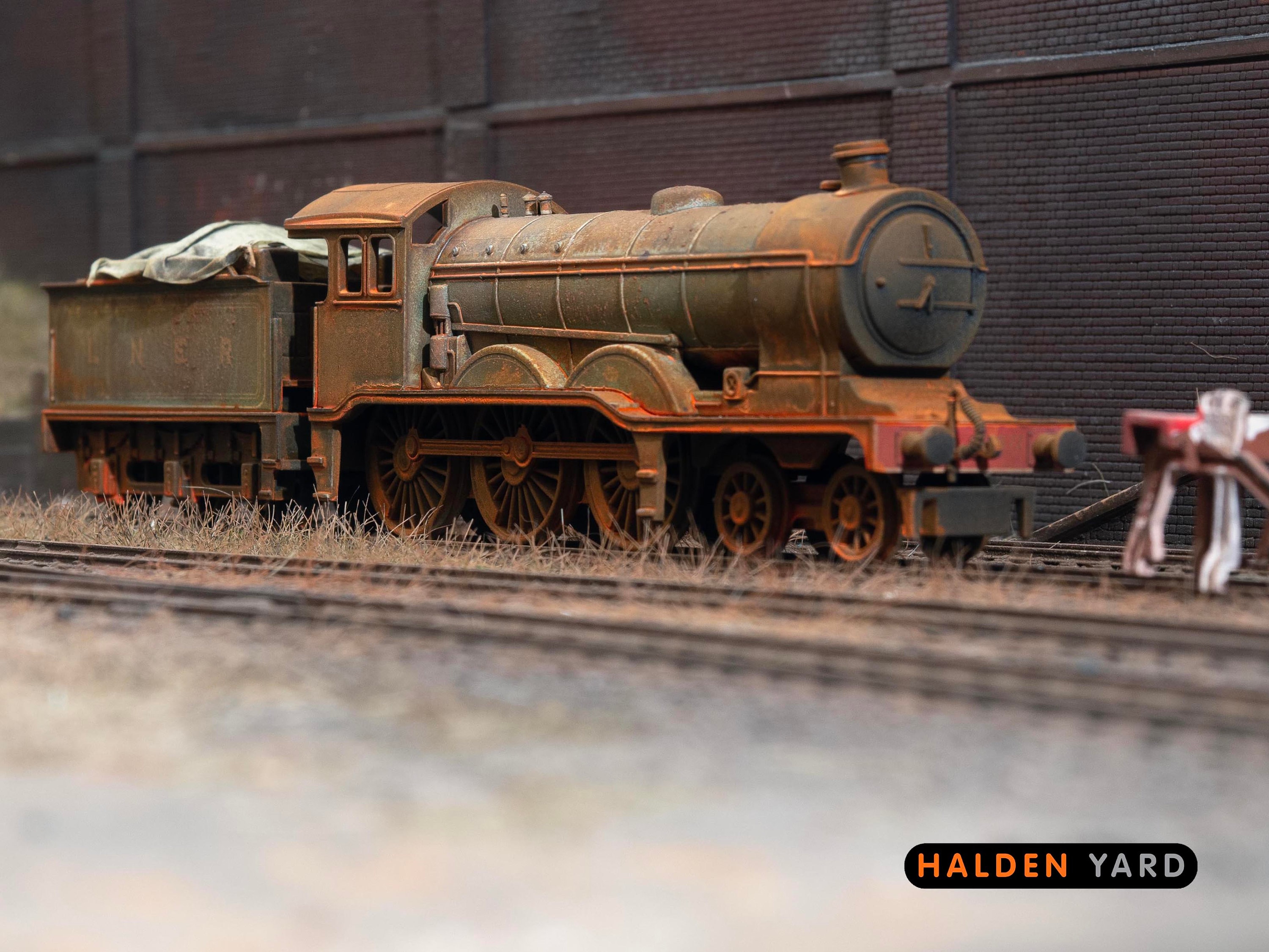 OO Gauge Scrapyard LNER B12 4-6-0 Locomotive, Heavily Rusted and ...