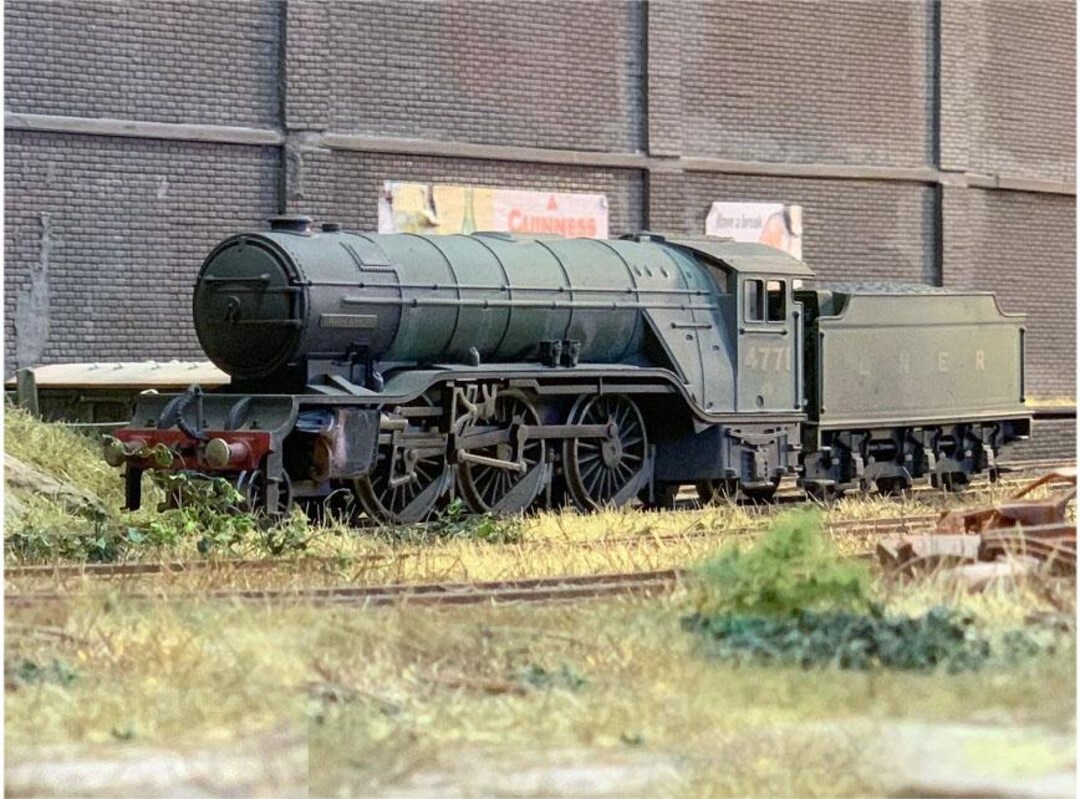 OO Gauge Locomotive Weathered LNER V2. Ref G7 - Etsy UK