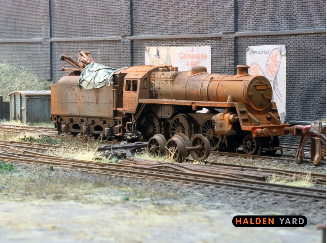 OO Gauge Locomotive Weathered British Railways Standard 4MT 2-6-0. Ref ...