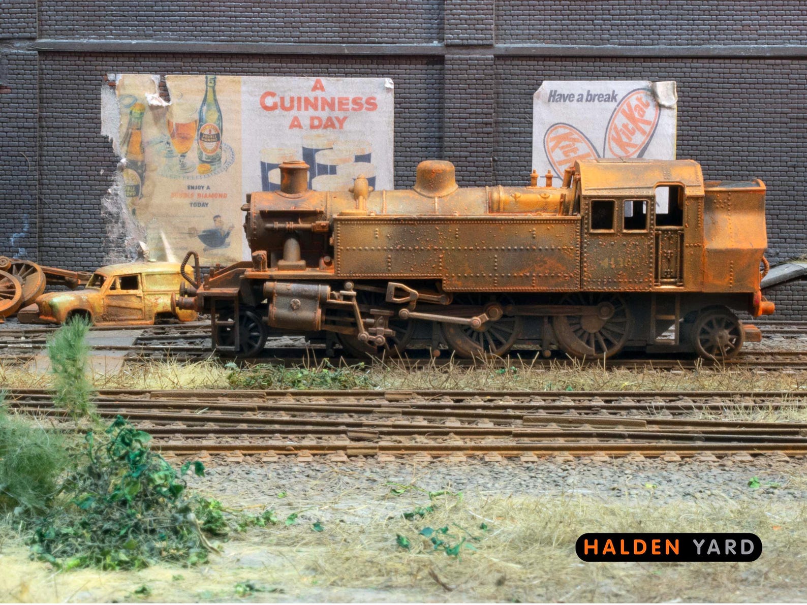 OO Gauge Scrapyard Ivatt 2-6-0 Tank Locomotive, Heavily Rusted and ...
