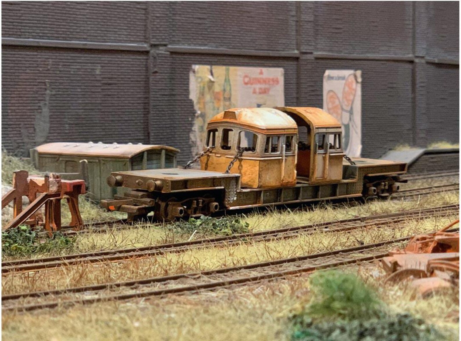 OO Gauge Abandoned Weltrol Wagon With Scrap Class 33 Cab Loads, Heavily ...