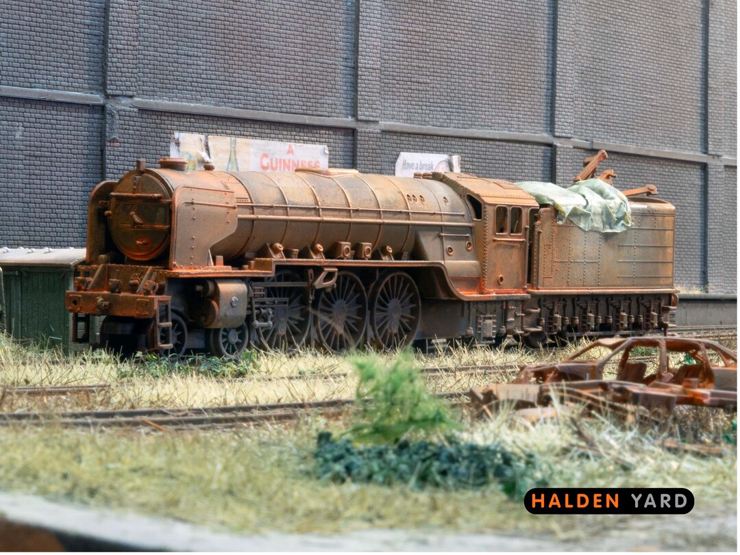 OO Gauge Scrapyard LNER A2 Class Locomotive, Heavily Rusted and ...