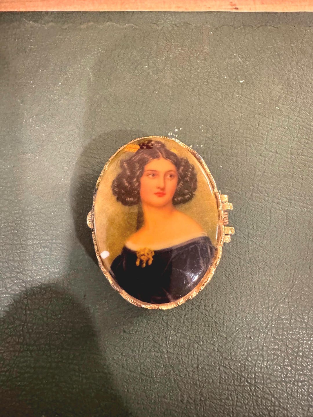 Small Vintage Victorian or Edwardian Style Pill Box, Jewelry Box - Etsy