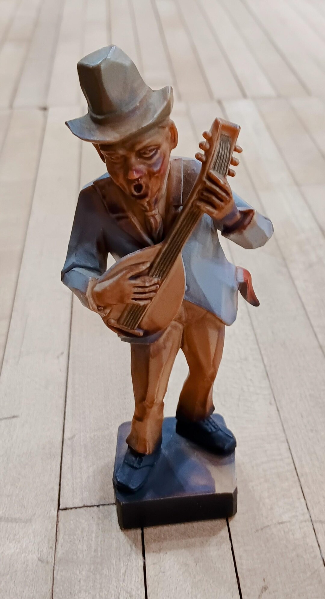 Oberammergau Wood Carving – Man Singing & Playing Mandolin, 6" Figurine ...