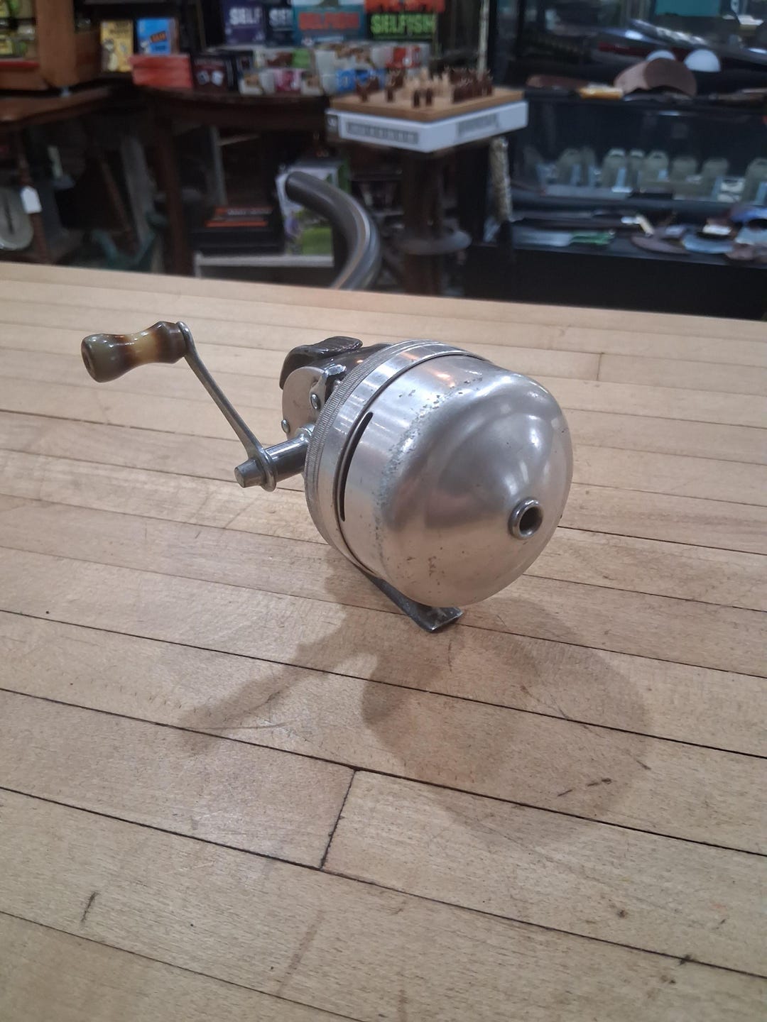 Shakespeare Wondercast No. 1797 Model FB Push-button Spincast Reel, USA ...