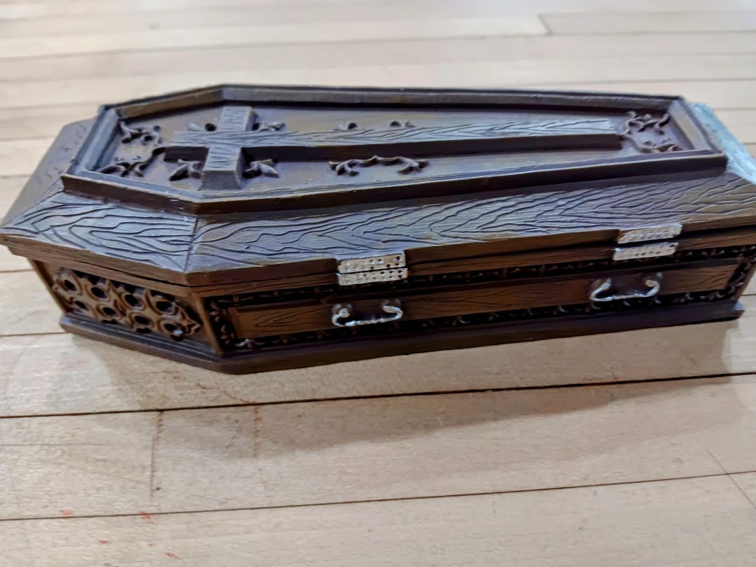 Gothic Vampire Coffin Trinket Box – Bat Lid Interior, Cross Top, Resin Decor MINOR DEFECT - Etsy