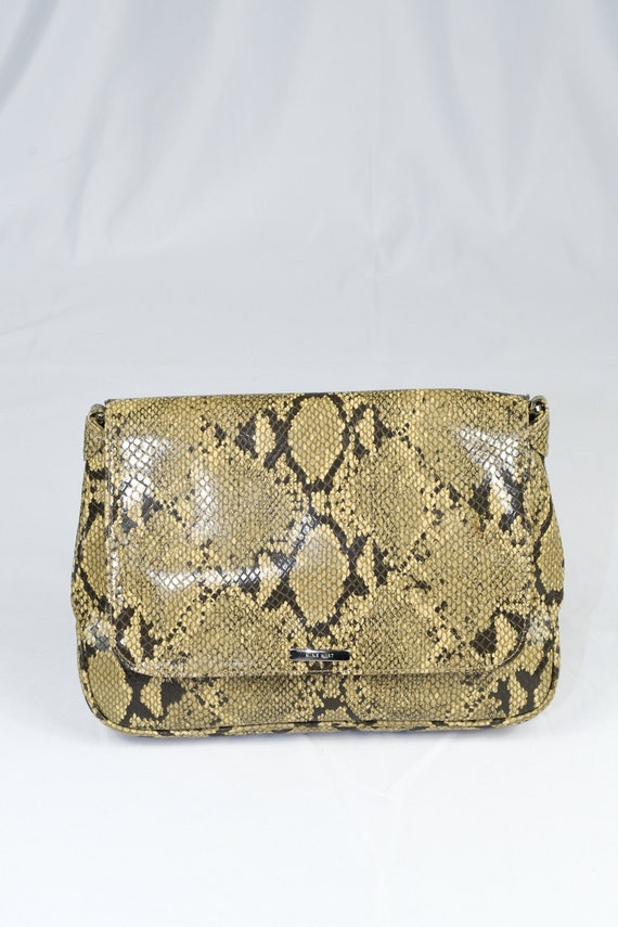 (faux) snakeskin shoulder - Gem