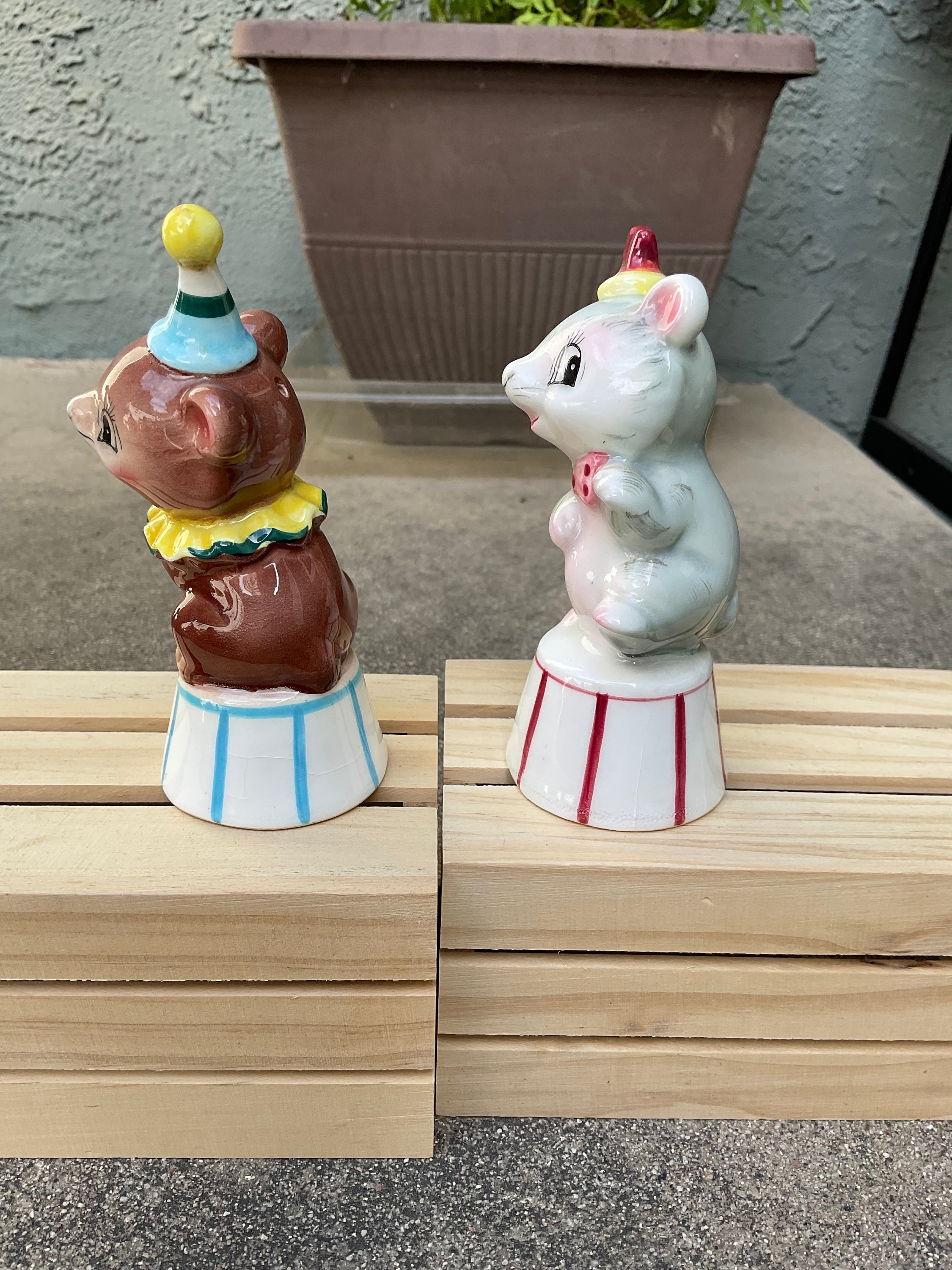 Vintage Circus Bear Salt and Pepper Shakers - Etsy