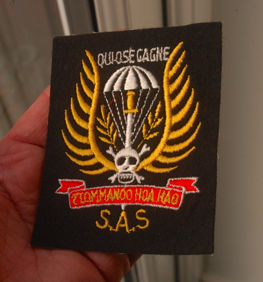 Vintage French 2ND Commando S.A.S. HOA HAO, Qui Ose Gagne Blazer Badge ...
