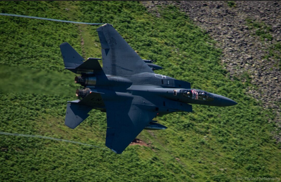 Print of a USAF F15E Strike Eagle Low Level in the Lake - Etsy UK