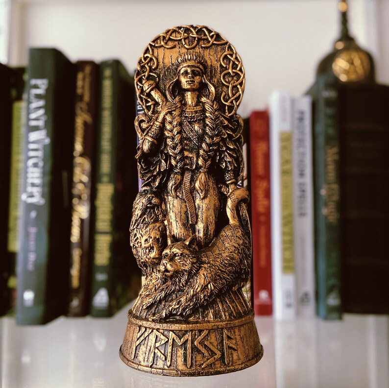 FREYJA RESIN STATUE Goddess of Love, Magic, and Witchcraft Norse ...