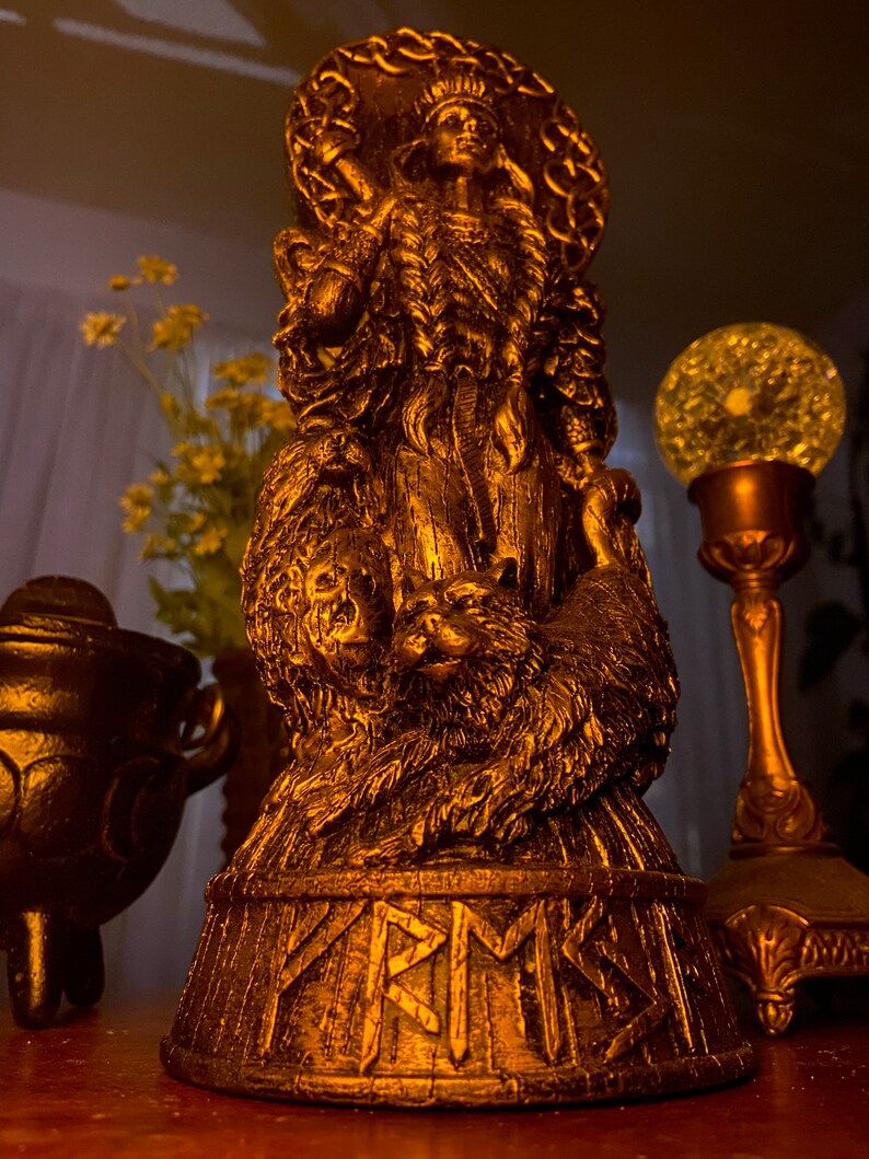 FREYJA RESIN STATUE Goddess of Love, Magic, and Witchcraft Norse ...