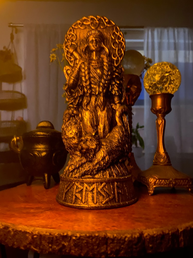 FREYJA RESIN STATUE Goddess of Love, Magic, and Witchcraft Norse ...