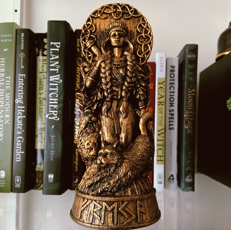 FREYJA RESIN STATUE Goddess of Love, Magic, and Witchcraft Norse ...