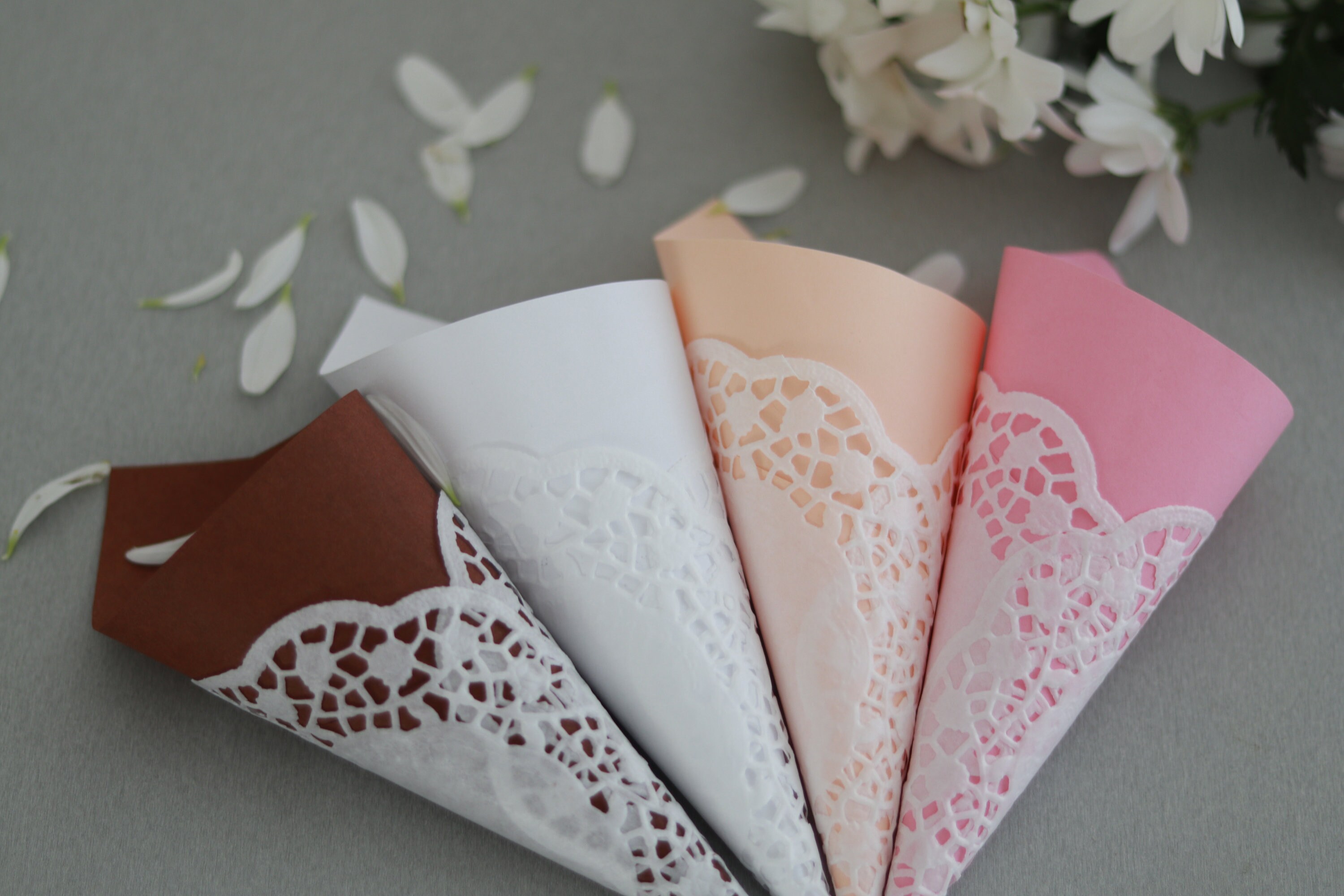 Lace Paper Doily Cones: Wedding Confetti Petal Cones - Set of 100 - Etsy