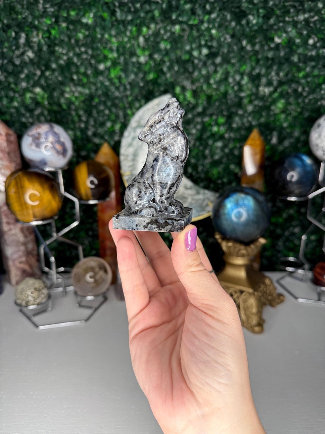 Wolf Carvings | Crystal Carvings, Crystal Wolves, Larvikite, Blue ...