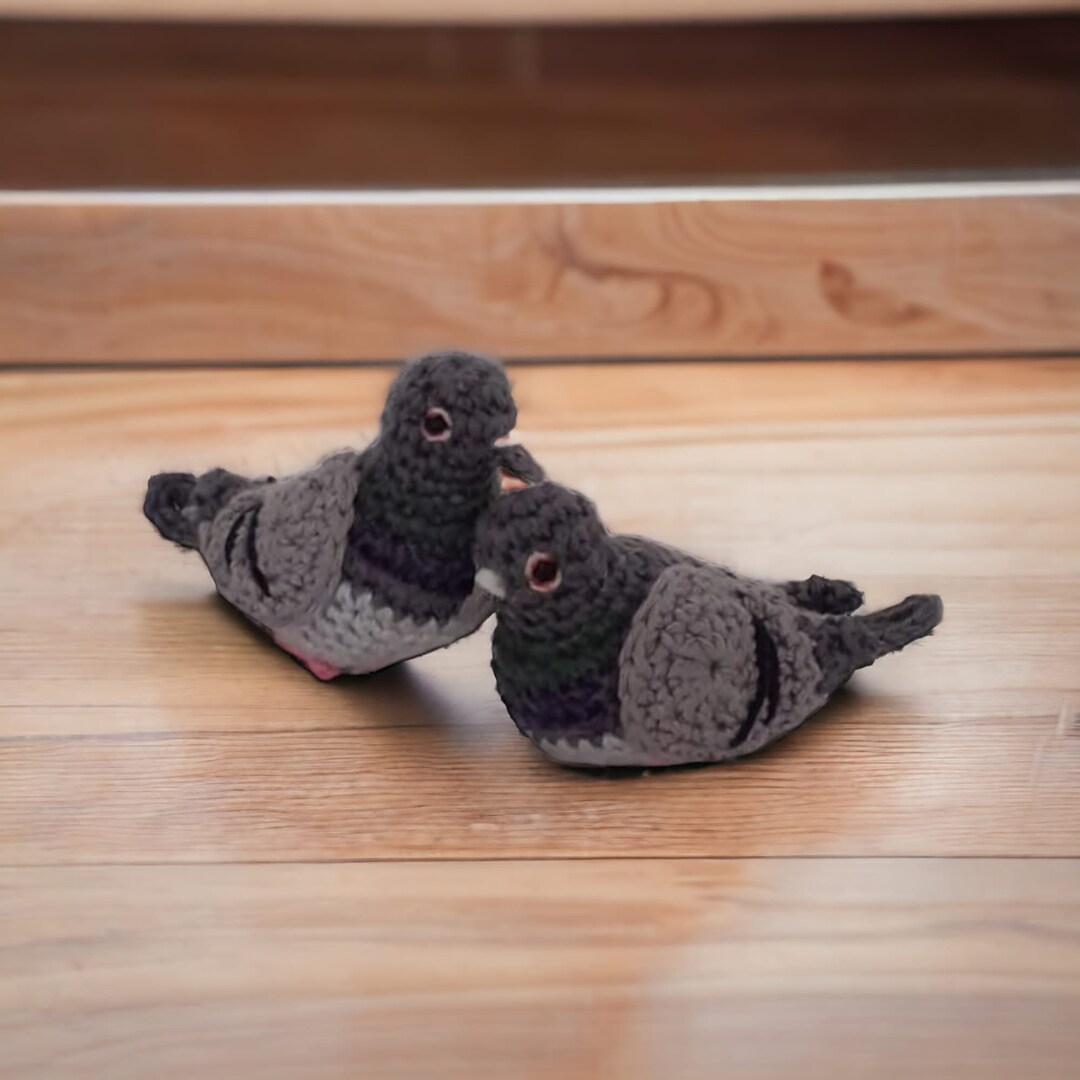 Cute Racing Pigeon Keychain. - Etsy