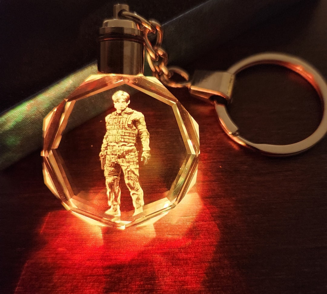 Resident Evil Leon Kennedy Color Changing LED Premium Crystal Laser ...