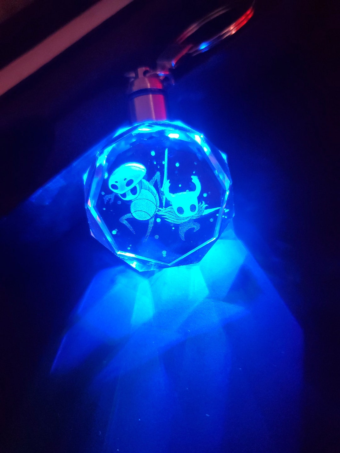 Hollow Knight & Quirrel Color Changing LED Premium Crystal Laser Engraved 2D Picture Keychain ...