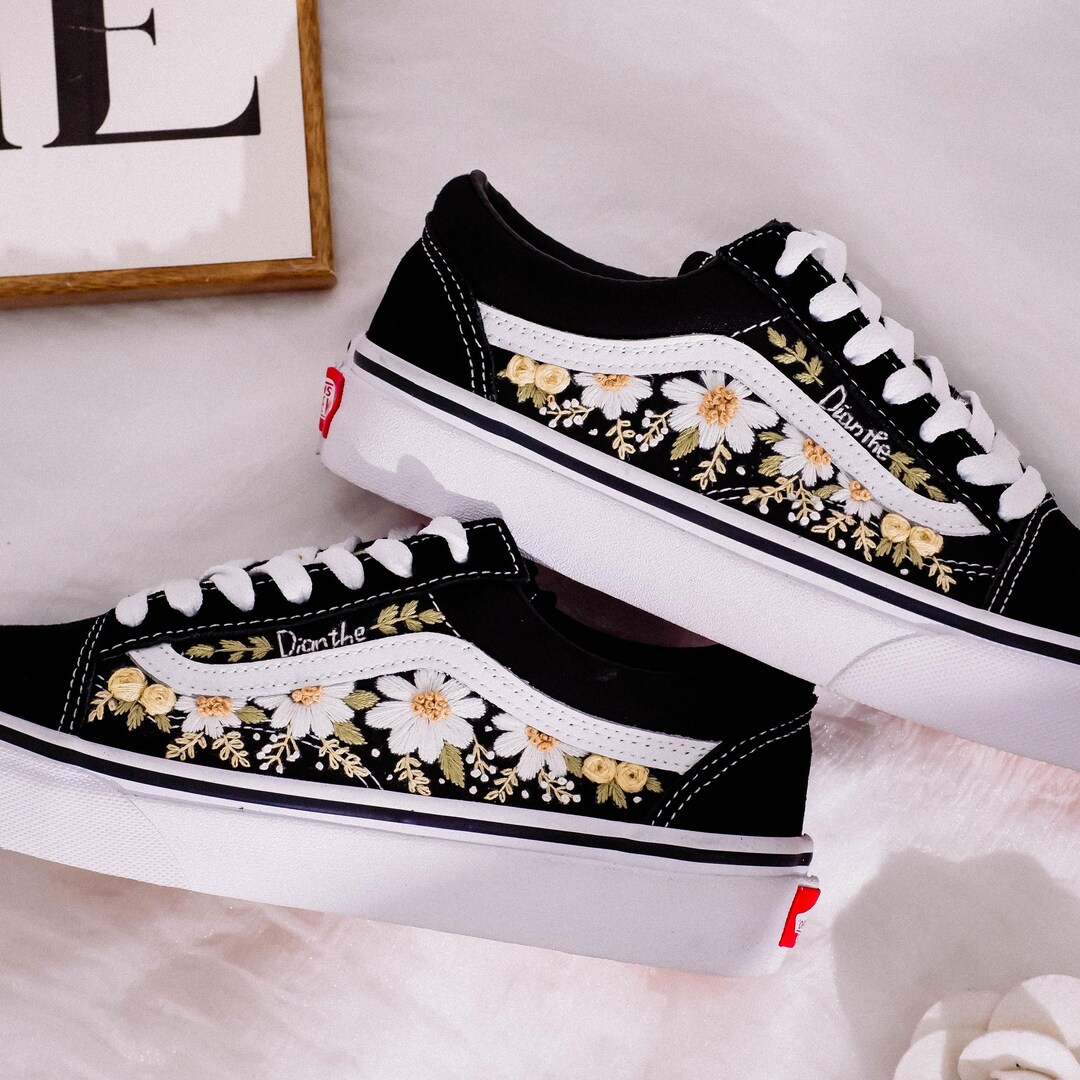 Custom Embroidered Vans, White Flowers Embroidery Vans, Daisy ...