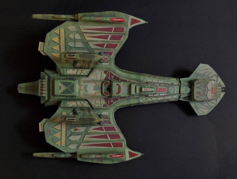 MASSIVE Fully Finished 1/1400 Scale Star Trek Klingon Negh'var Class ...