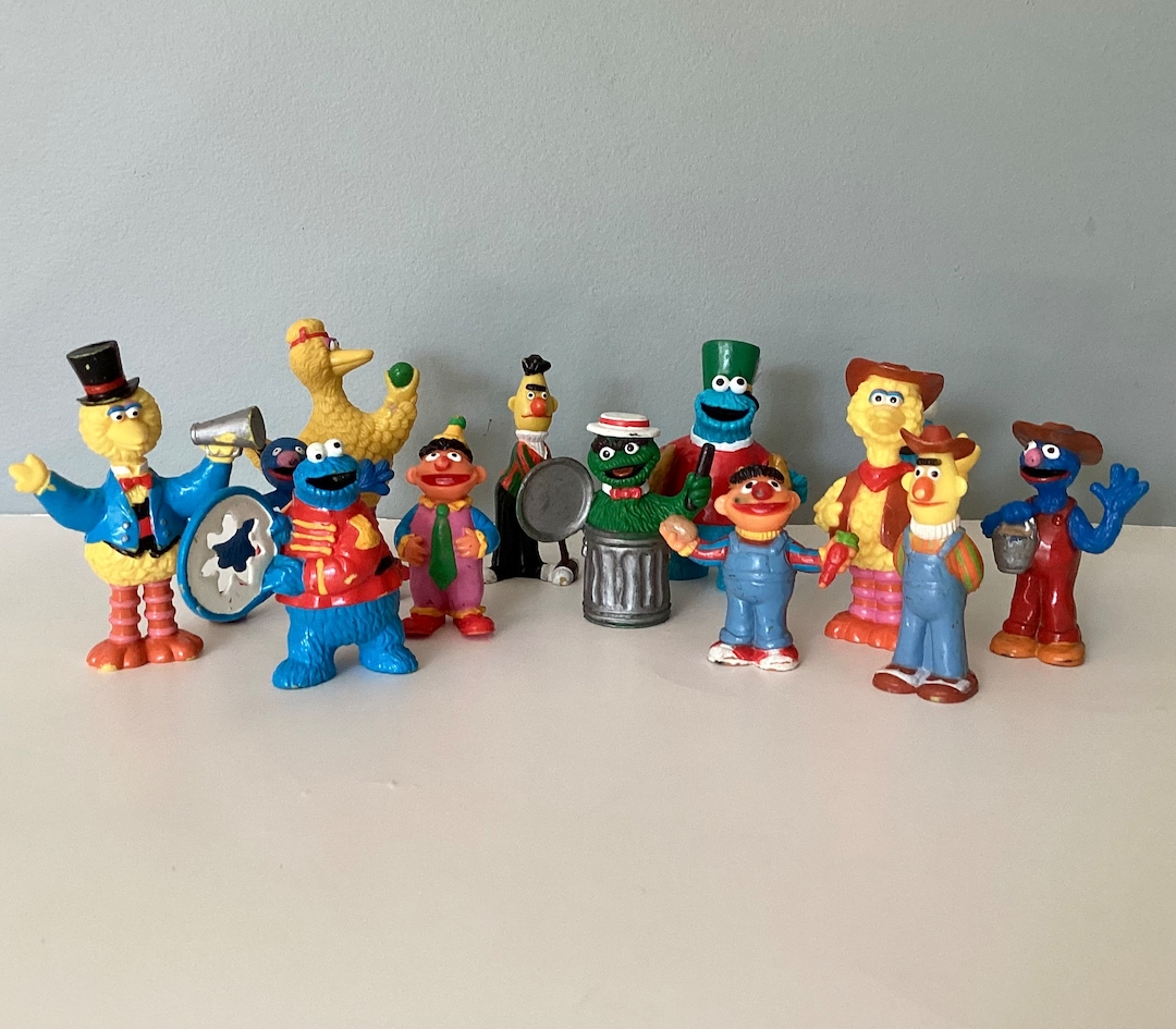 Sesame Street Figures, Many to Choose From!, Circus Fun, Farm Hands ...