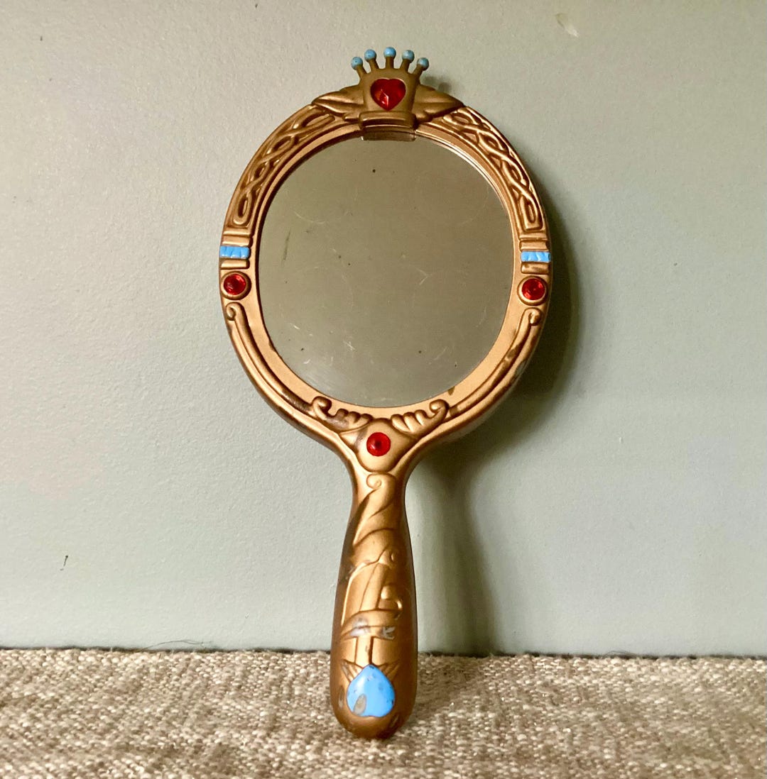 Disney’s Snow White and the Seven Dwarfs TALK ‘n View MAGIC Mirror Toy ...