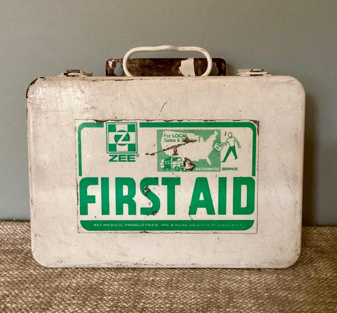 ZEE FIRST AID Kit Including Original Items, Medical Wall and Carry Kit ...