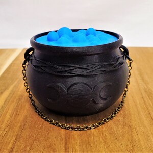 Witch's Cauldron Bowl With Bubbling Potion Lid and Chain - Spooky ...
