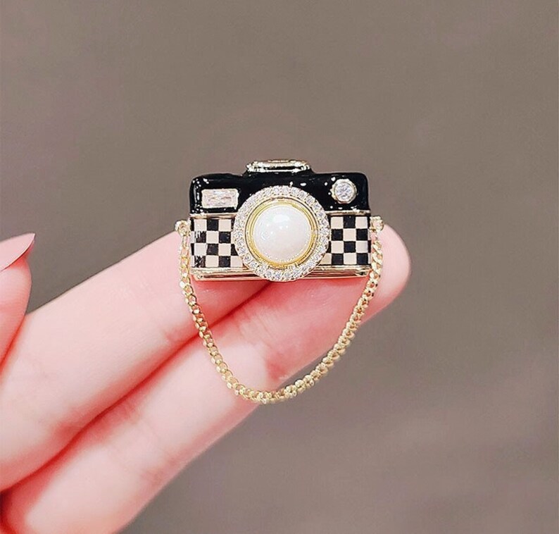 Camera Brooch Intricate Camera Diamond Pearl Brooch AAAAA Cubic ...