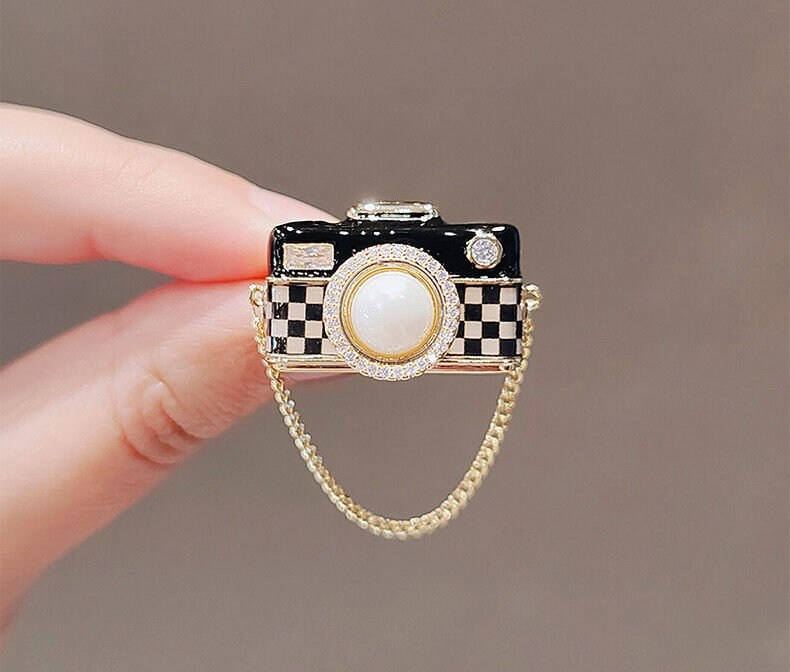 Camera Brooch Intricate Camera Diamond Pearl Brooch AAAAA Cubic ...