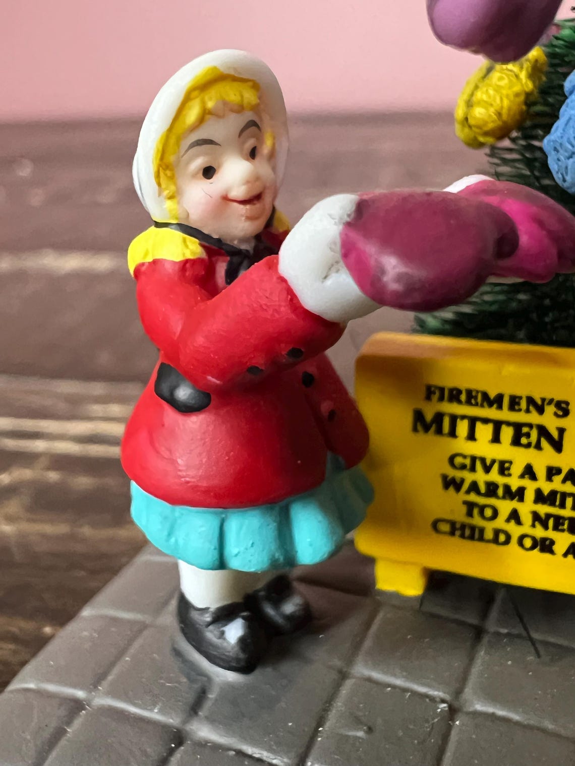 Dept 56: Mitten Drive - Christmas in the City Series; Department 56 ...