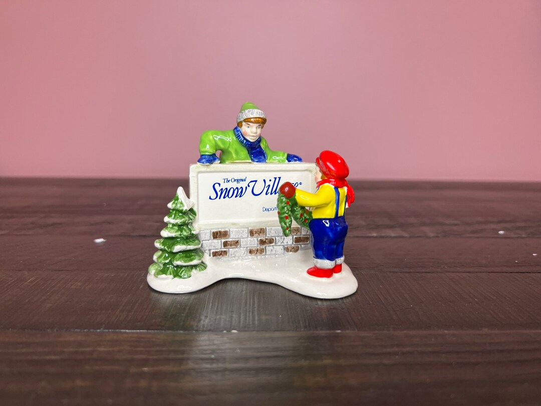 Dept 56: Kids Decorating the Village Sign Snow Village Series ...