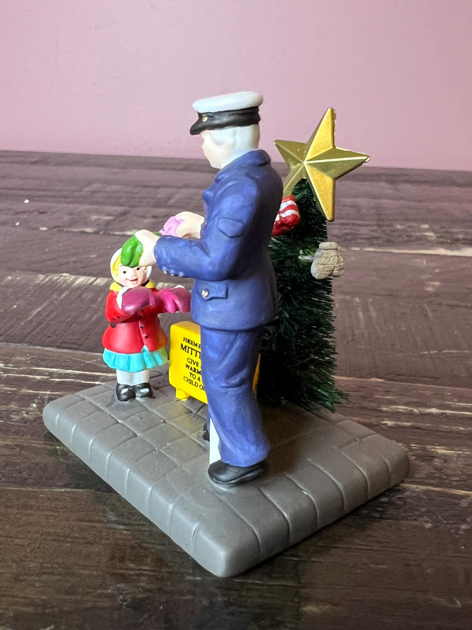 Dept 56: Mitten Drive - Christmas in the City Series; Department 56 ...