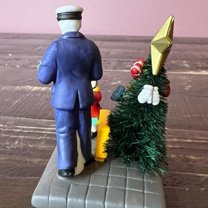 Dept 56: Mitten Drive - Christmas in the City Series; Department 56 ...