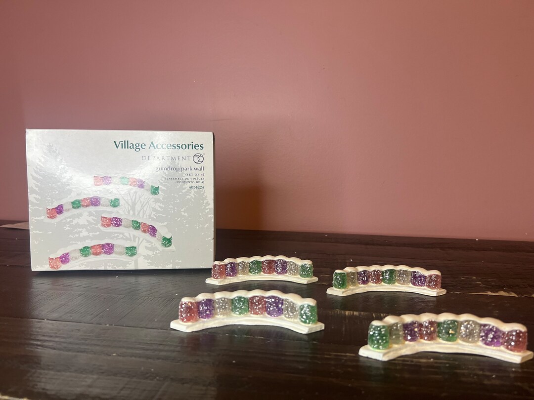 Dept 56: Village Gumdrop Park Wall - Set of 4; Village Accessories ...
