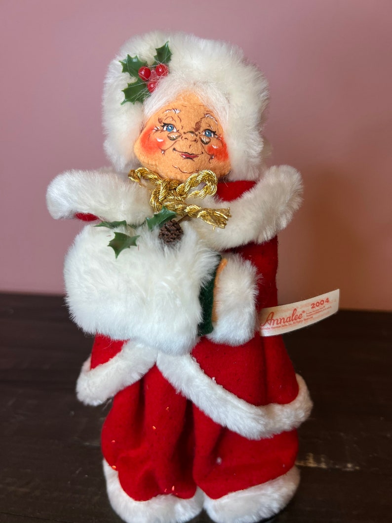 Annalee Dolls 10 Inch Mrs. Claus With White Fur Muff Cute - Etsy