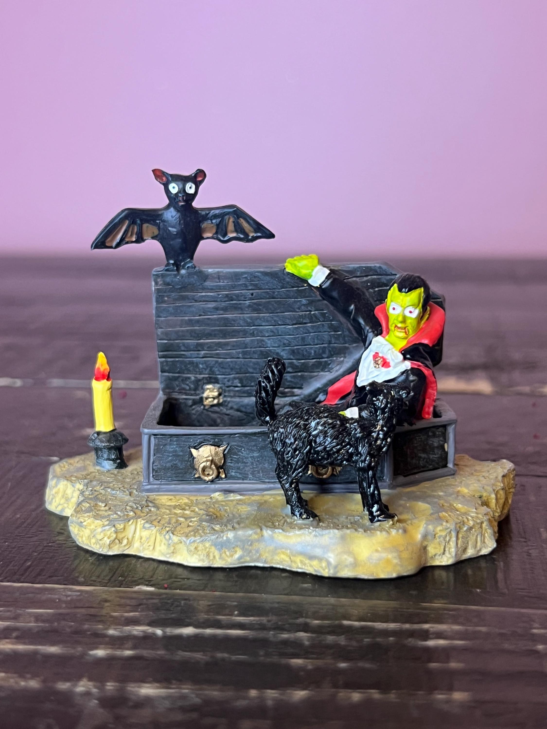 Lemax: Vampire in Casket- Spooky Town Halloween Series; LEMAX RETIRED ...