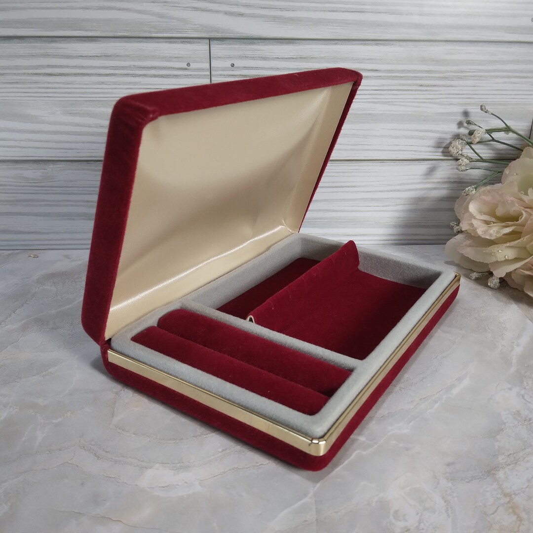Vintage Clam Shell Travel Jewelry Box, Maroon Red Velvet Exterior Wgold ...