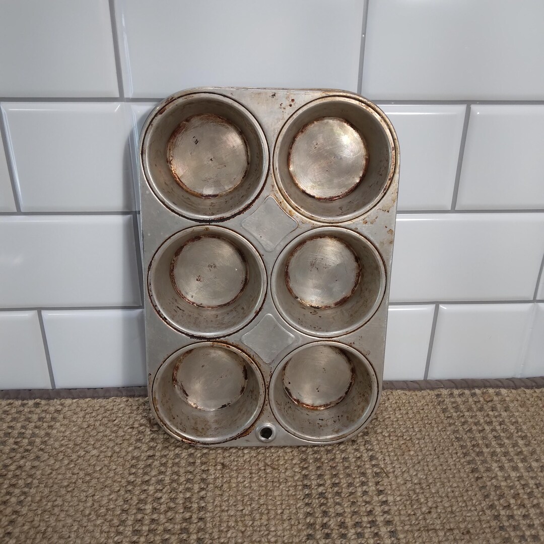 Vintage Metal 6 Muffin or Cupcake Baking Pan, Silver Tone Tin 9.5" X 6. ...