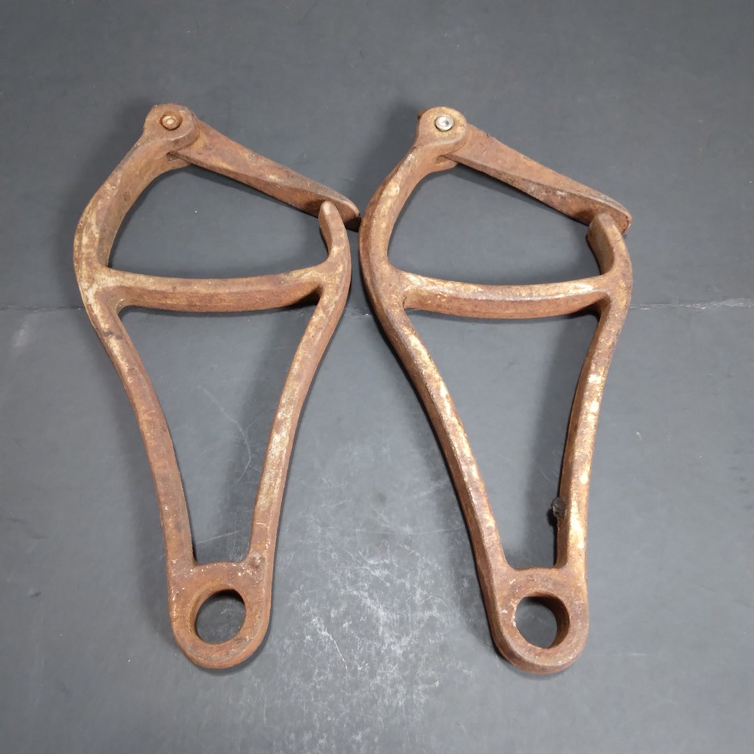 2 Cast Metal Ladder Rung Hooks, Vintage Rustic Reclaimed Primitive Cast ...