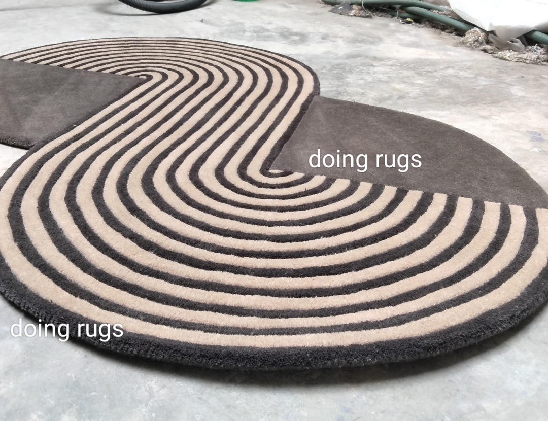 Minimalist Wool Rug: Irregular Shape, Curve Line Design - Etsy