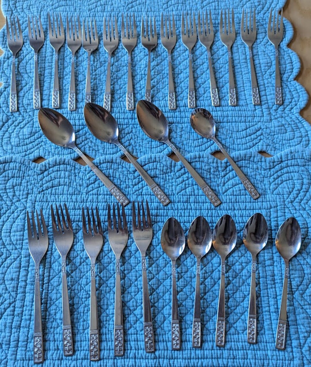 Matching Silverware - Custum Craft Stainless Silverware - 28 Pieces ...