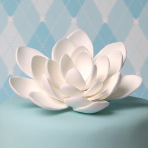 Lotus Sugar Flower Cake Topper | Gum Paste Flowers for Cake Decorating ...