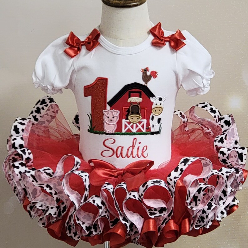 Beautiful and Whimsical, This Barnyard Birthday Outfit is Sure to ...