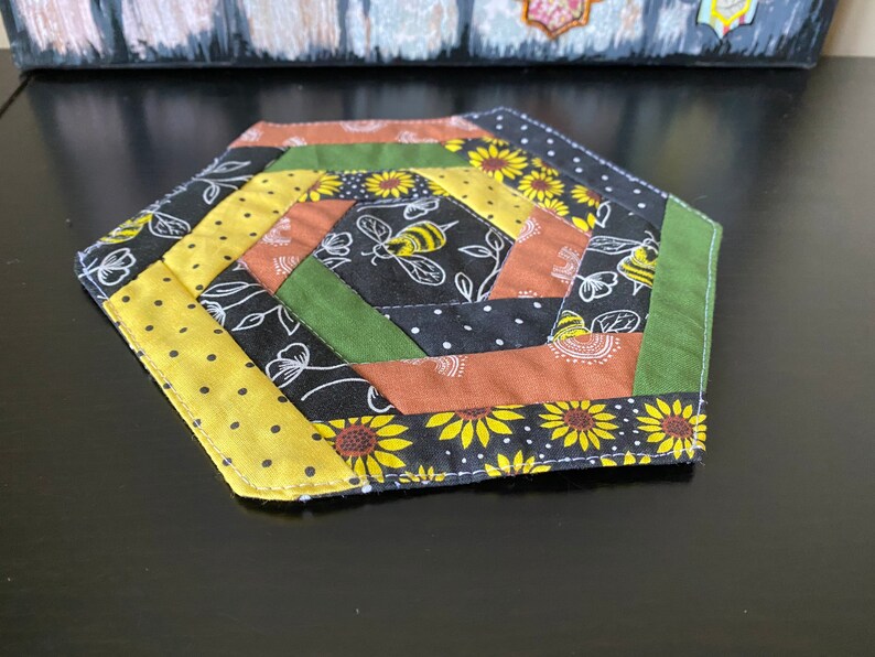 Hexagon Quilted Table Topper, Mug Rug, Coaster, Bee Decor for Kitchen ...