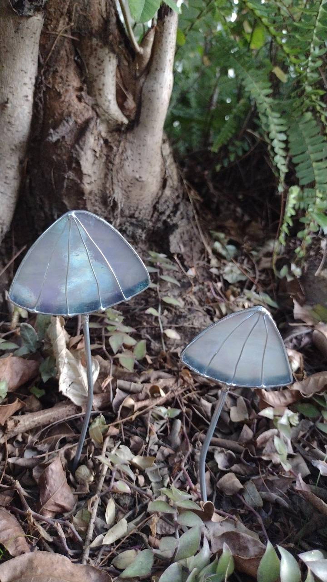 TOADSTOOL TWINS Mushroom Planter Stakes Stained Glass WHITE Crown ...