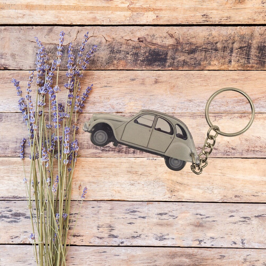 Vintage 2CV Car Keychain White Retro Automobile Gift Idea Citroën 2 CV ...