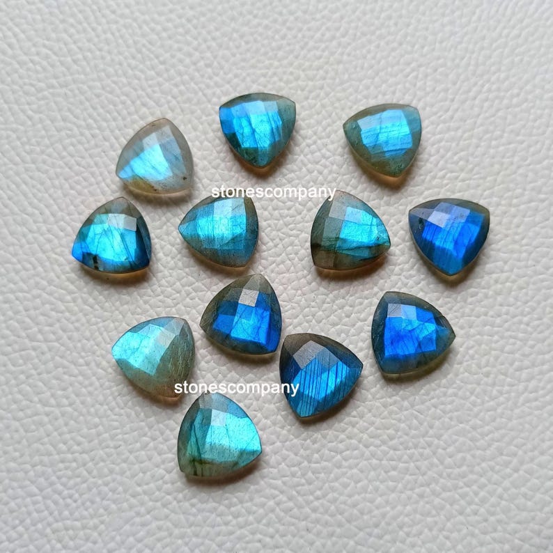 Stunning Blue Flashy Trillion Shape Labradorite Size - 6 to 30 MM| Both ...