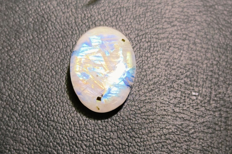 Top Grade Rainbow Moonstone Oval Shape Cabochon Size - 25x18x6 Mm ...